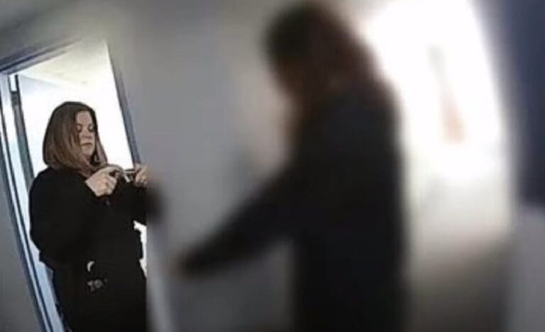 Where is Zander Lyda's sister now?