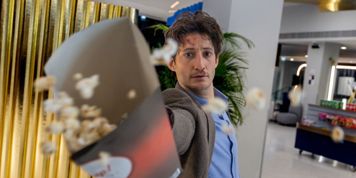 'Fiasco' Review - Netflix's French Farce Revives the Mockumentary