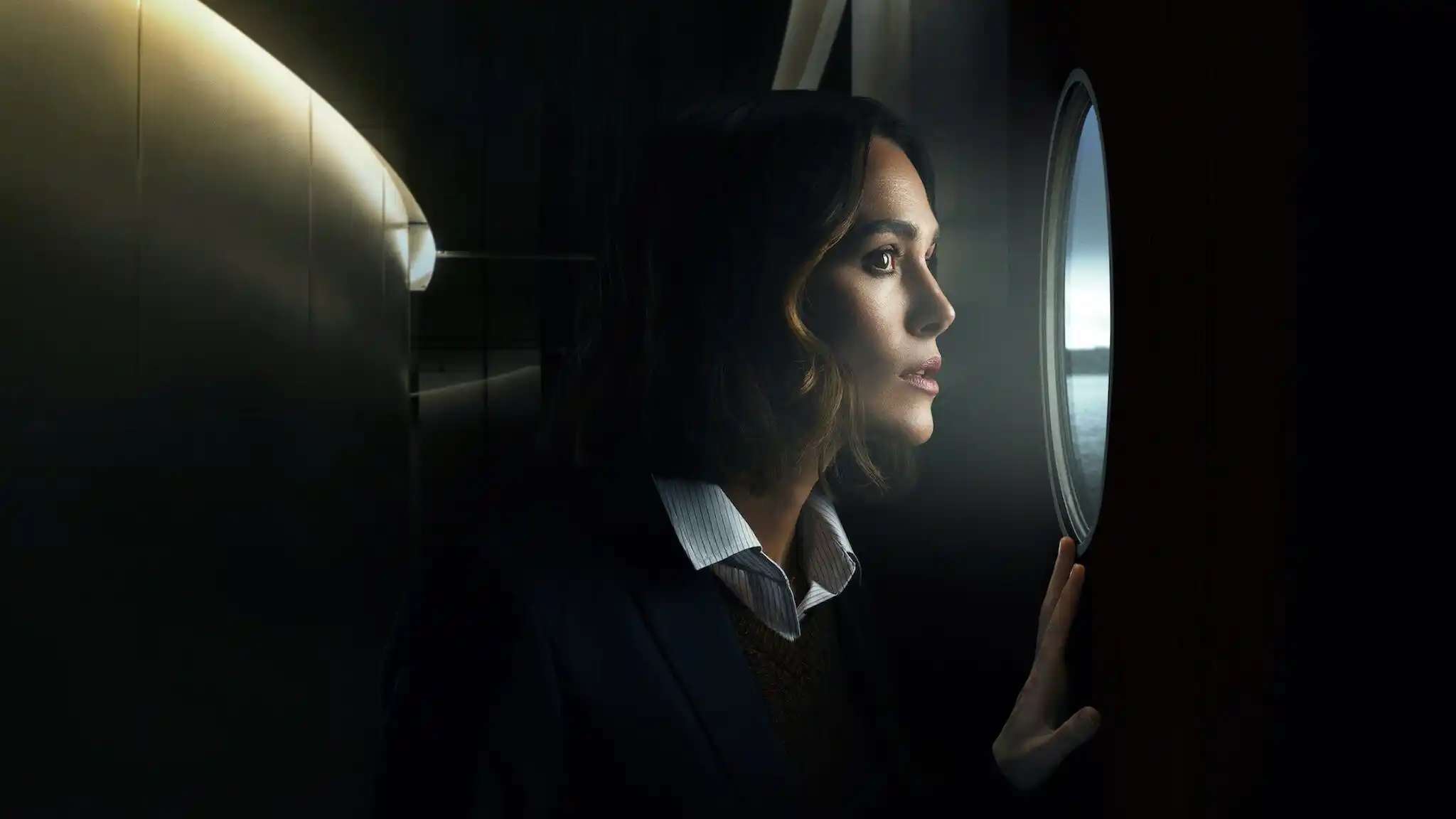 'The Woman in Cabin 10' Review - A Clichéd Maritime Mystery